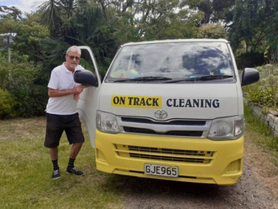 CONTACT ON TRACK CLEANING - On Track Cleaning